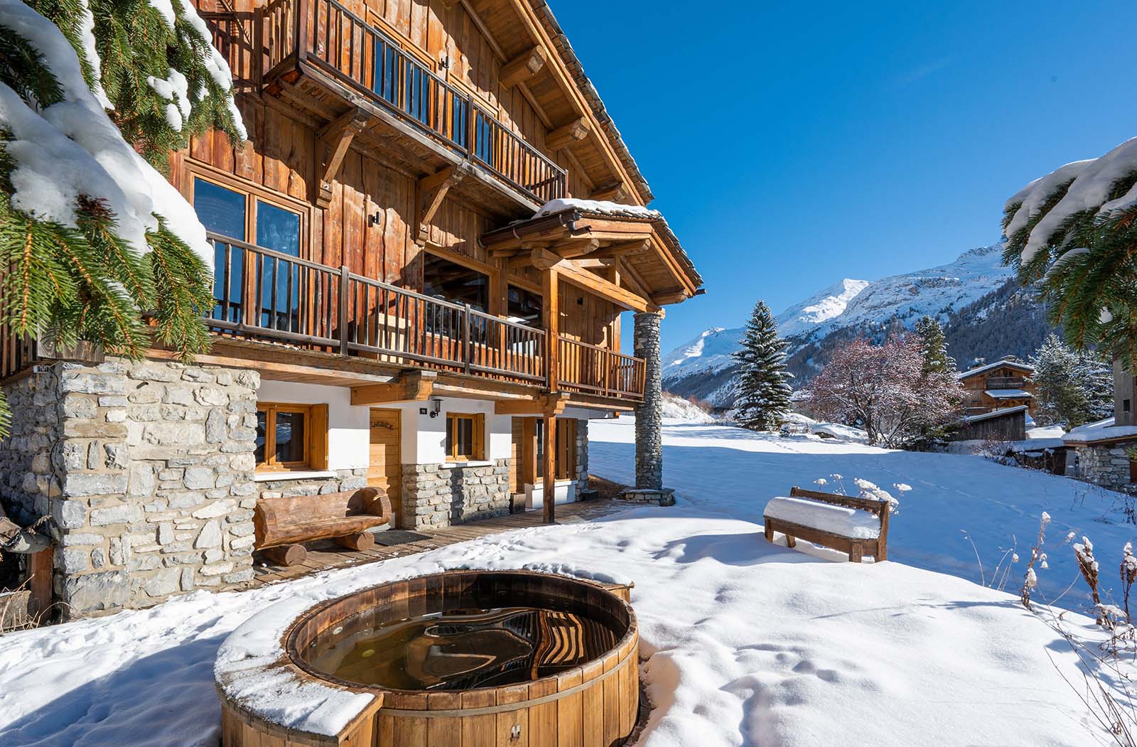 Luxury Chalets in Val d'Isere | SkiBoutique